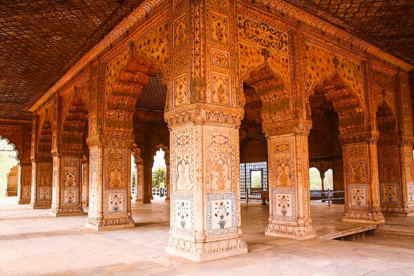 A Guide to Exploring Delhi's Historical Gems - Hopping Feet