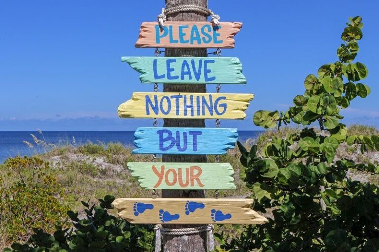 Stay safe: 5 tips to ensure smooth sailing on your travels - Hopping Feet