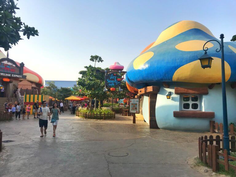 Motiongate Dubai Themepark Review - Hopping Feet