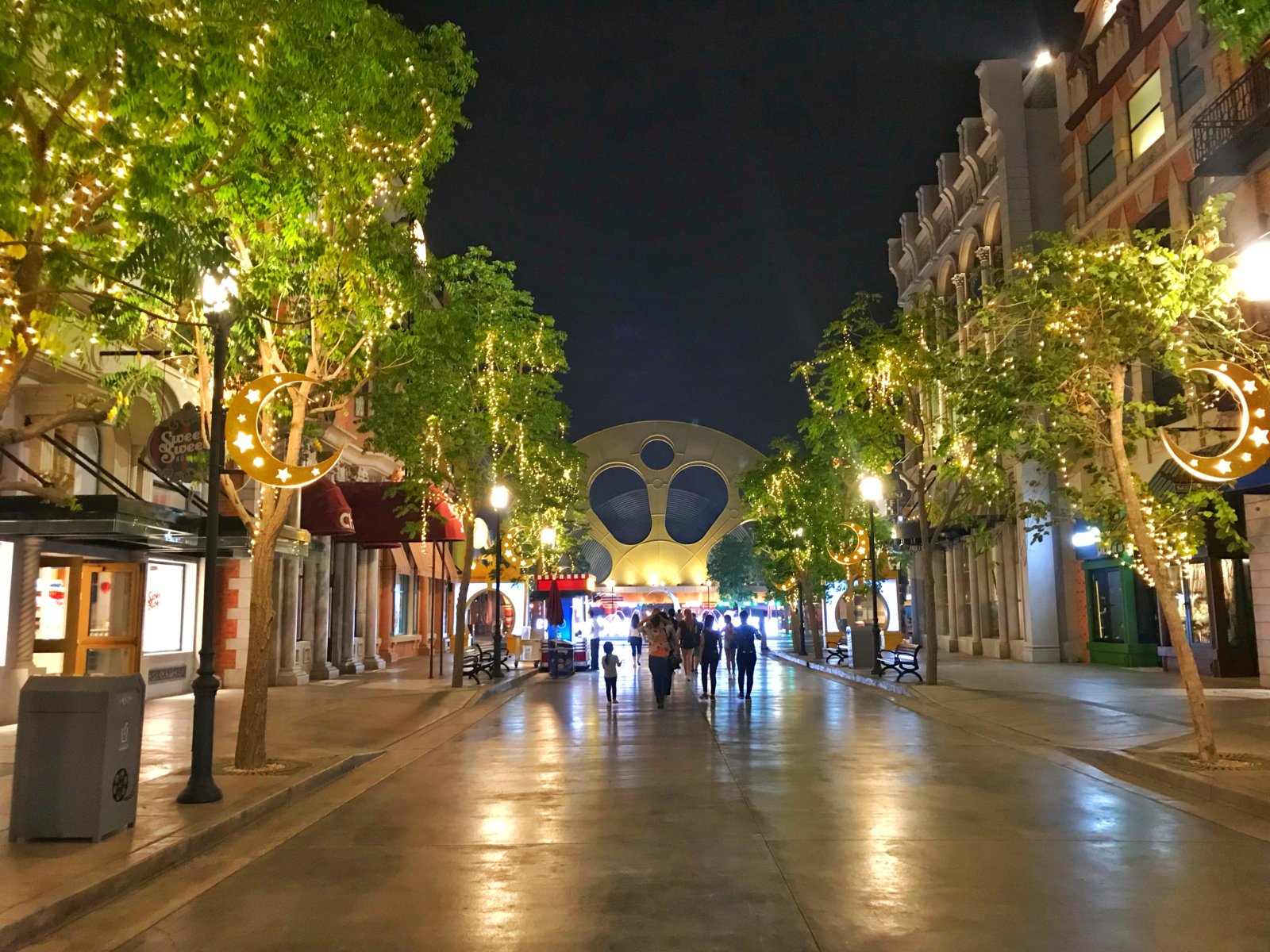 Motiongate Dubai Themepark Review - Hopping Feet