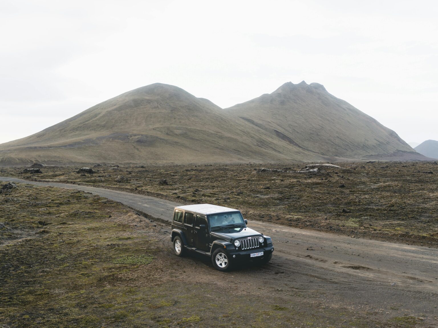 The Ultimate Road Trip Safety Guide: Proven Tips for 2026 - Hopping Feet